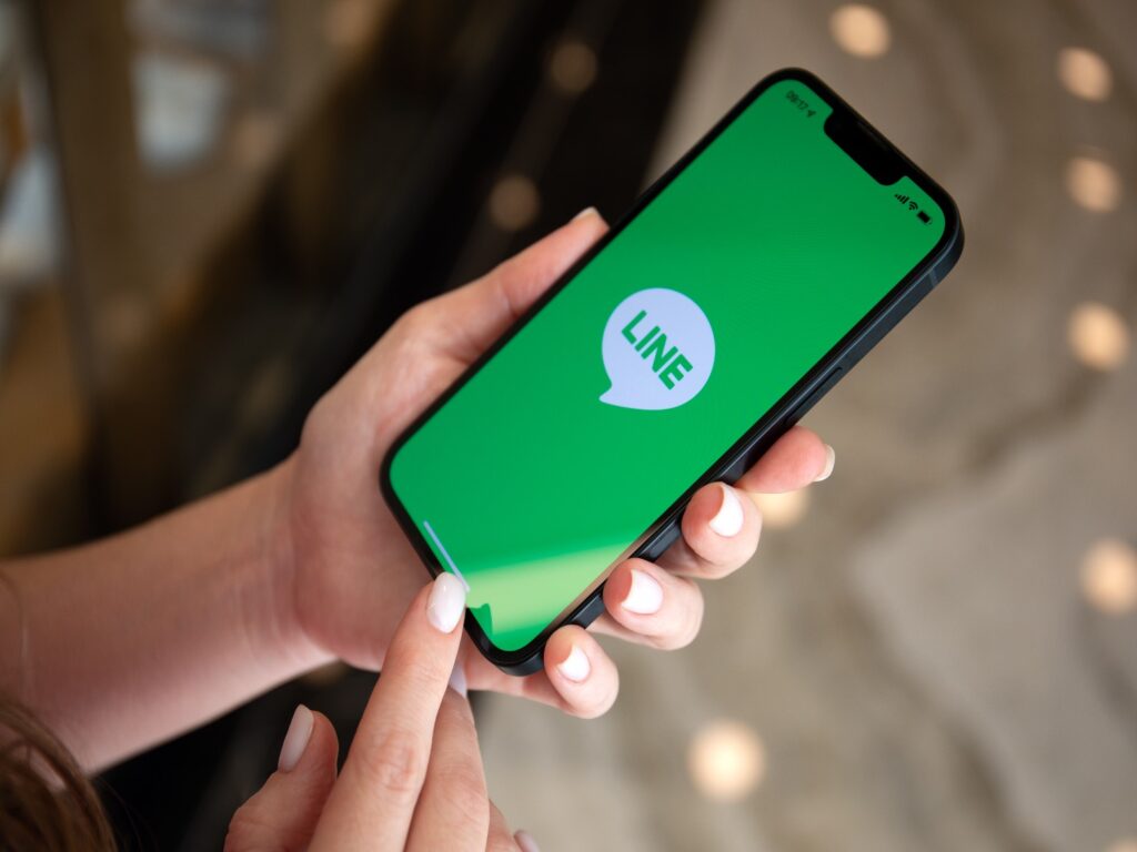 LINE VOOMとは？企業が使える機能一覧や効果・使い方を解説 | 株式会社ベイス